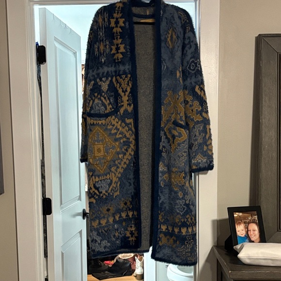 Shyanne | Jackets & Coats | Shyanne Blue And Yellow Geometric Teddy ...